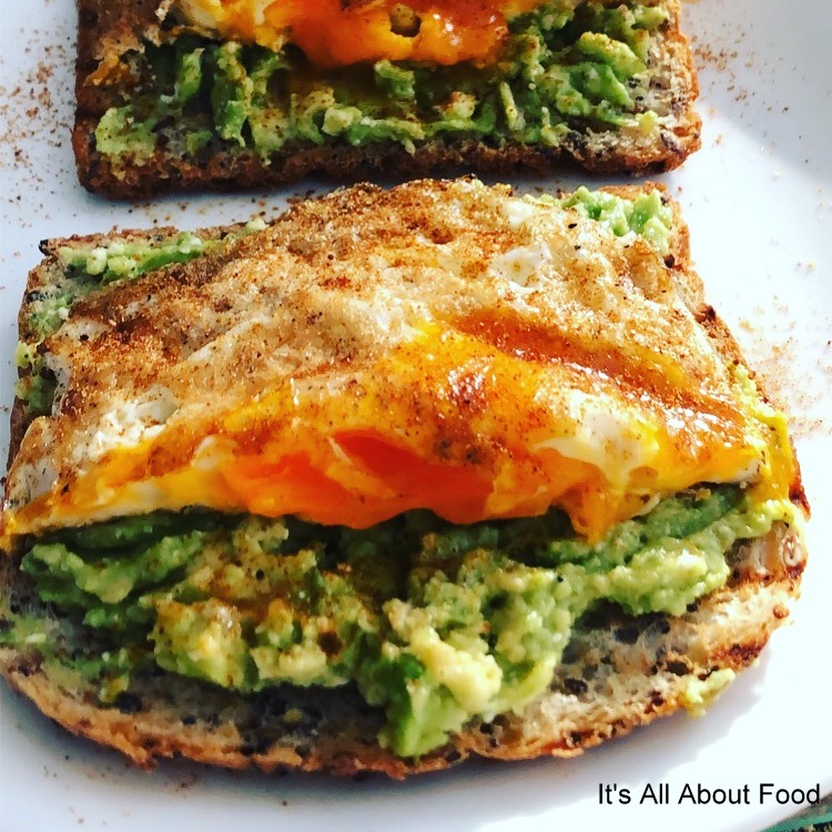 Smashed Avocado Toast – Food Kalakaar